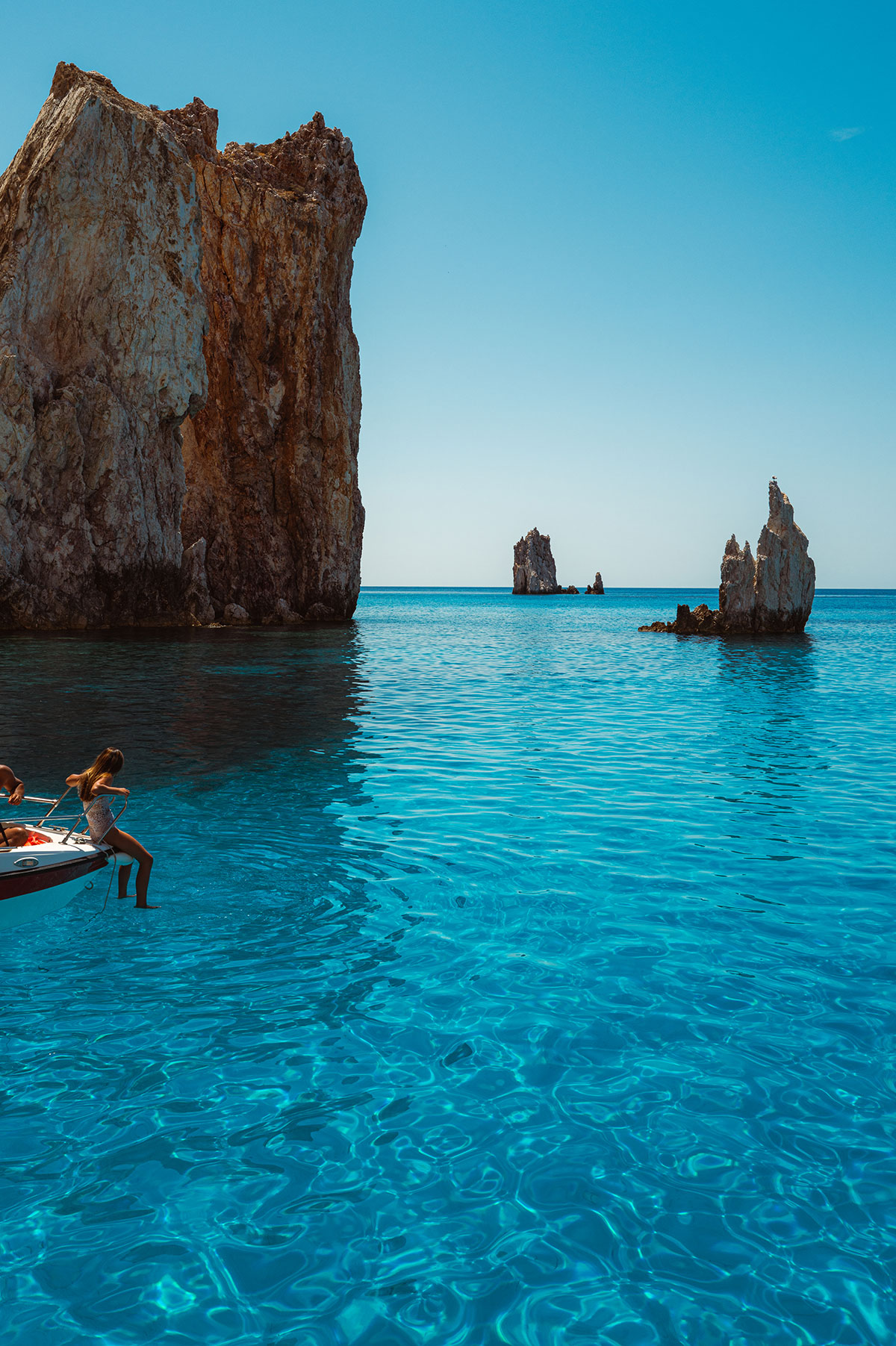 Polyaigos Yacht Rentals | Cyanos Yachting